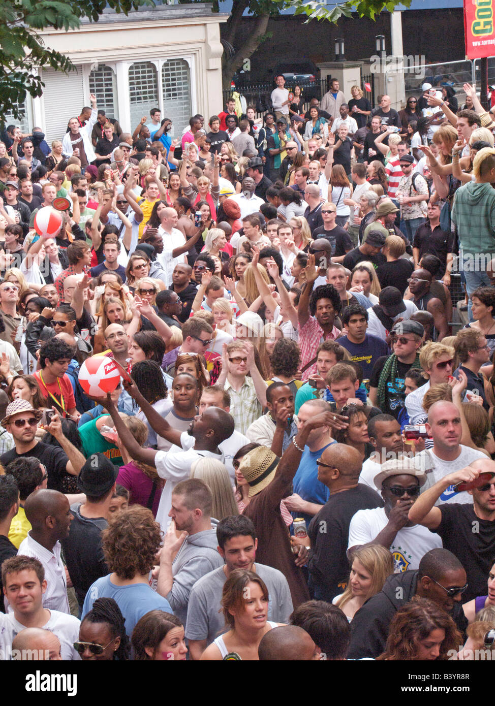 Crowd is dancing hi-res stock photography and images - Alamy