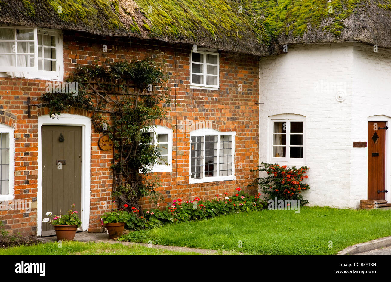 Typical Thatched Cottage Stock Photos & Typical Thatched Cottage Stock ...