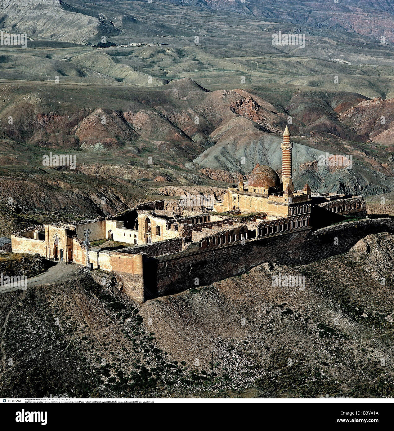 Isak pasa palace at dogubayazit 18th century hi-res stock photography ...