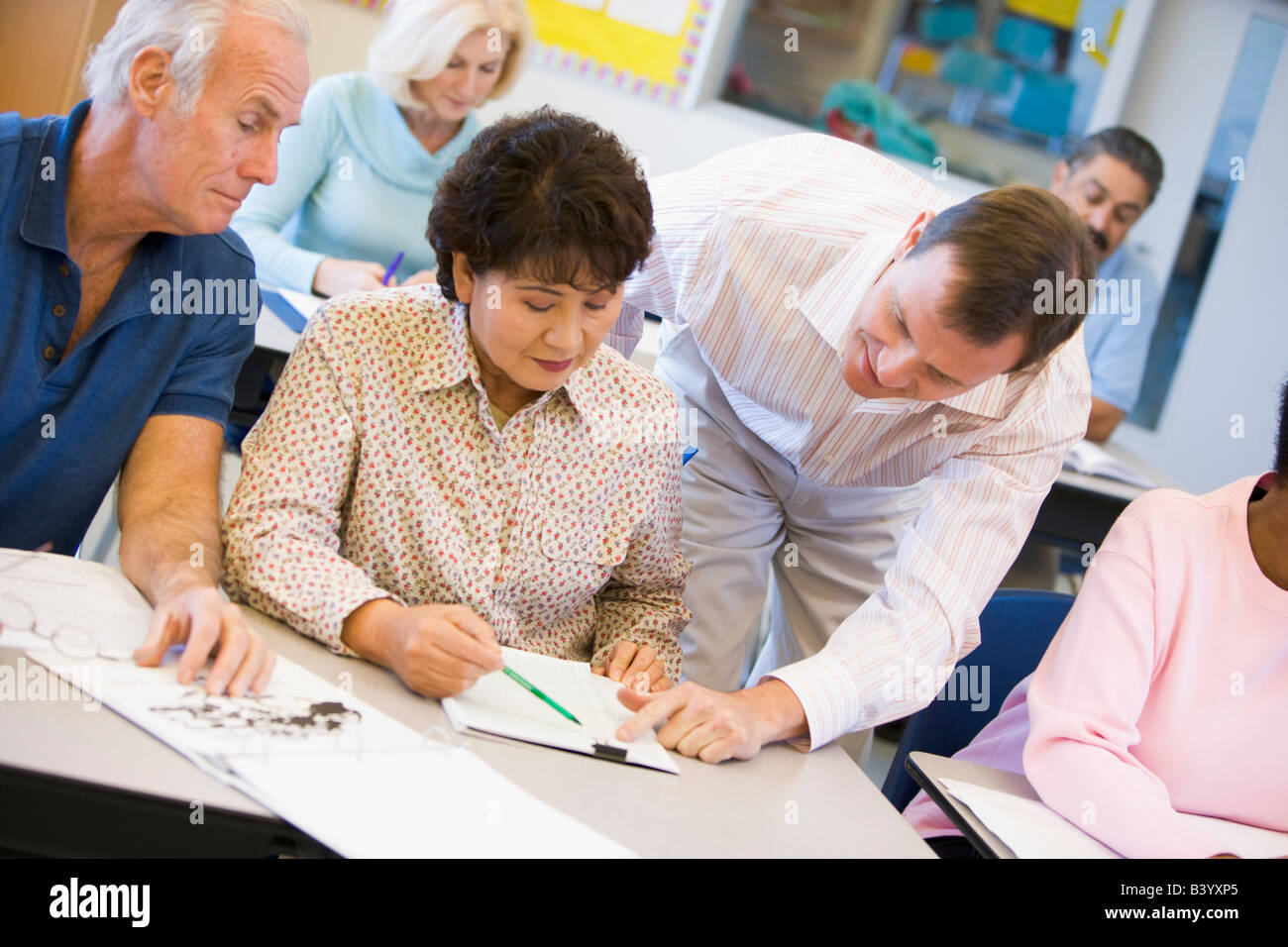 Hispanic adult classroom hi-res stock photography and images - Alamy