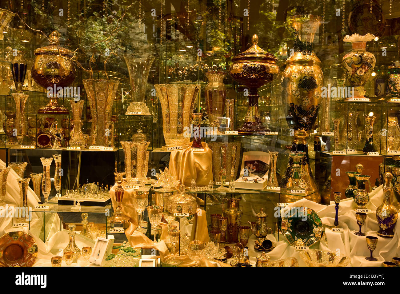 Crystal goods hi-res stock photography and images - Alamy