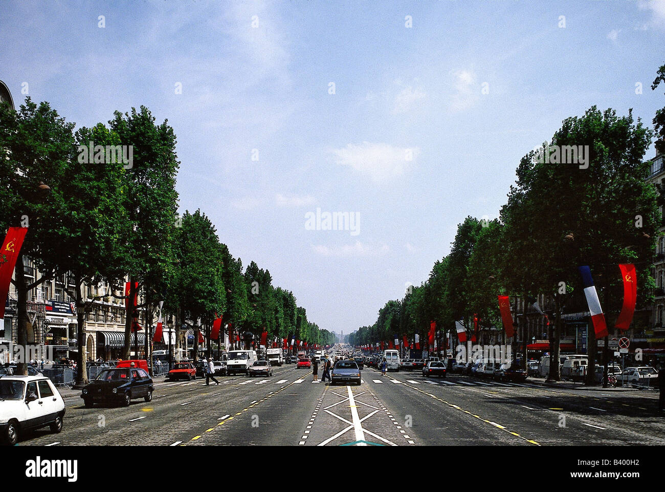 Busy street with cars hi-res stock photography and images - Alamy