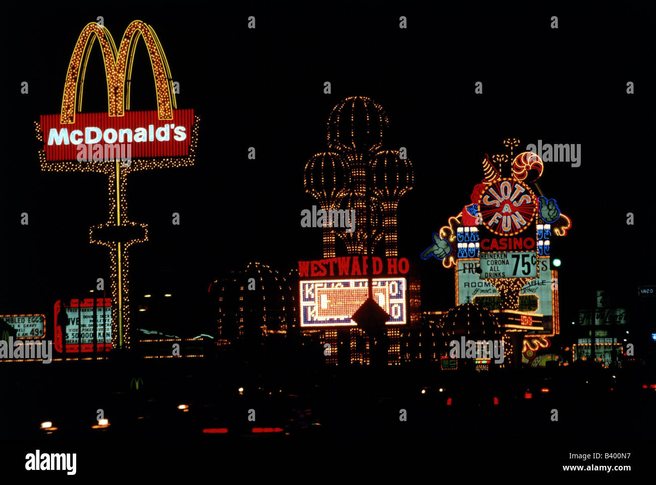 geography / travel, USA, Nevada, Las Vegas, coloured neon sign at night ...