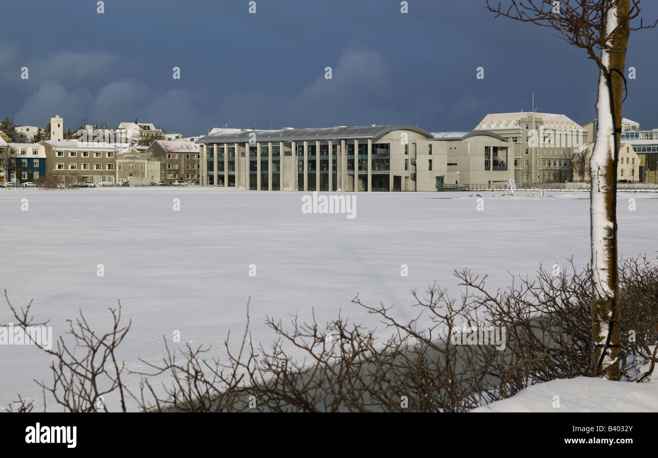 Reykjavik cold winter city buildings hi-res stock photography and ...