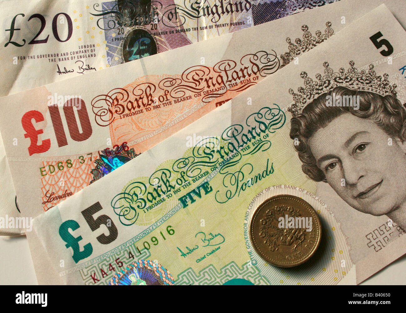 Sterling notes £20, £10, £5 and £1 coin Stock Photo - Alamy