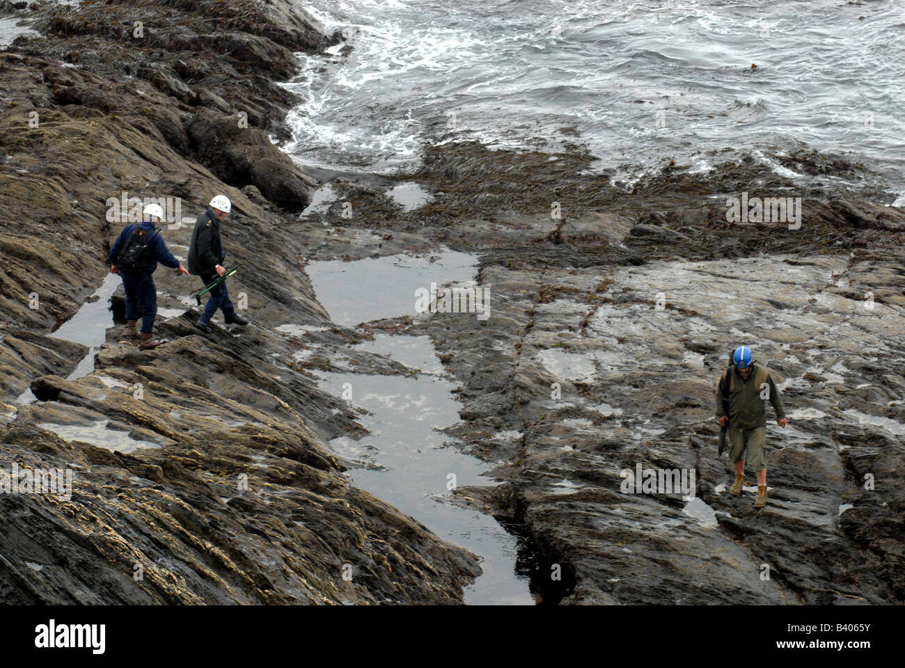 Sea cliff rescue hi-res stock photography and images - Alamy