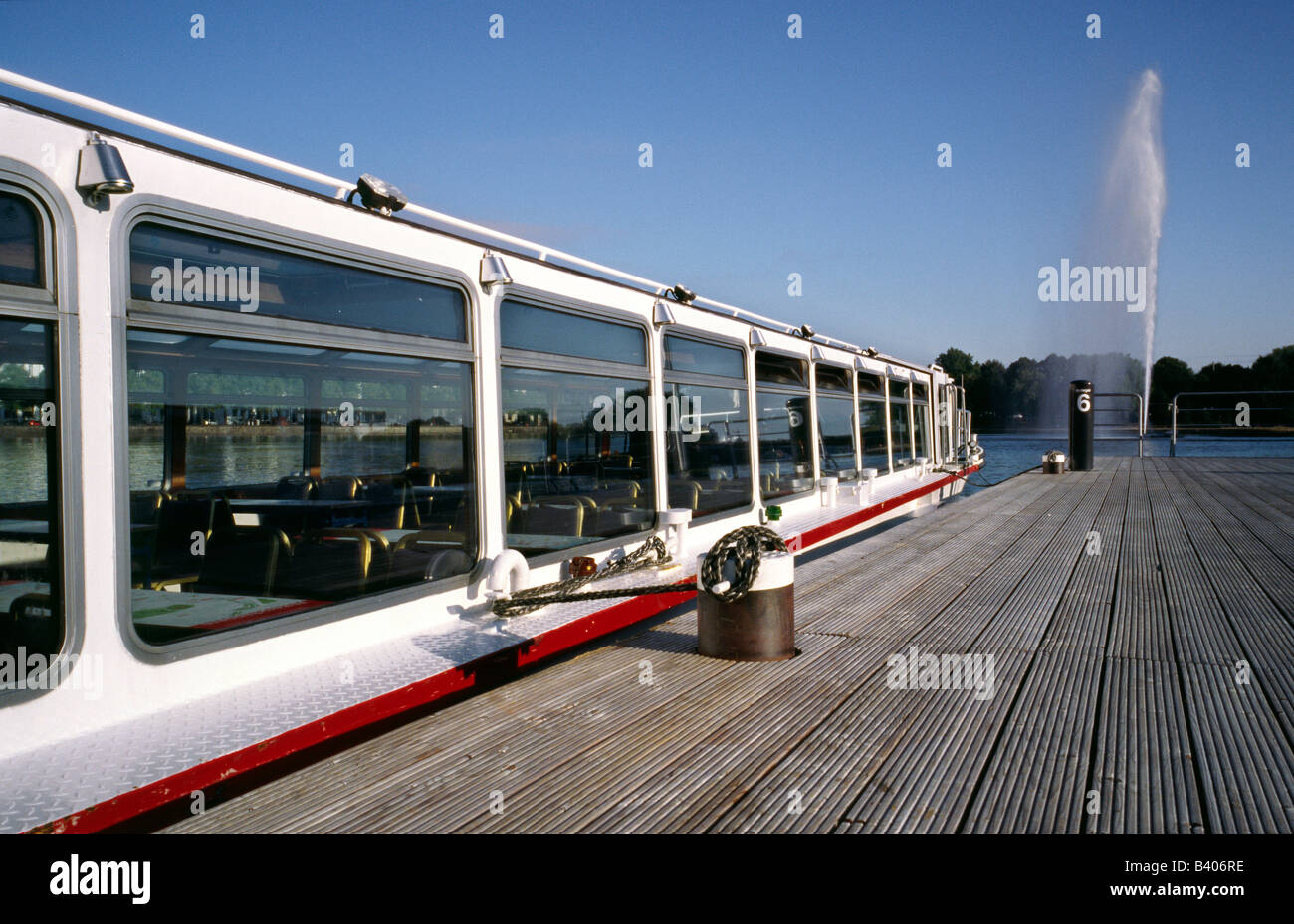 Fountain lake jetty hi-res stock photography and images - Alamy