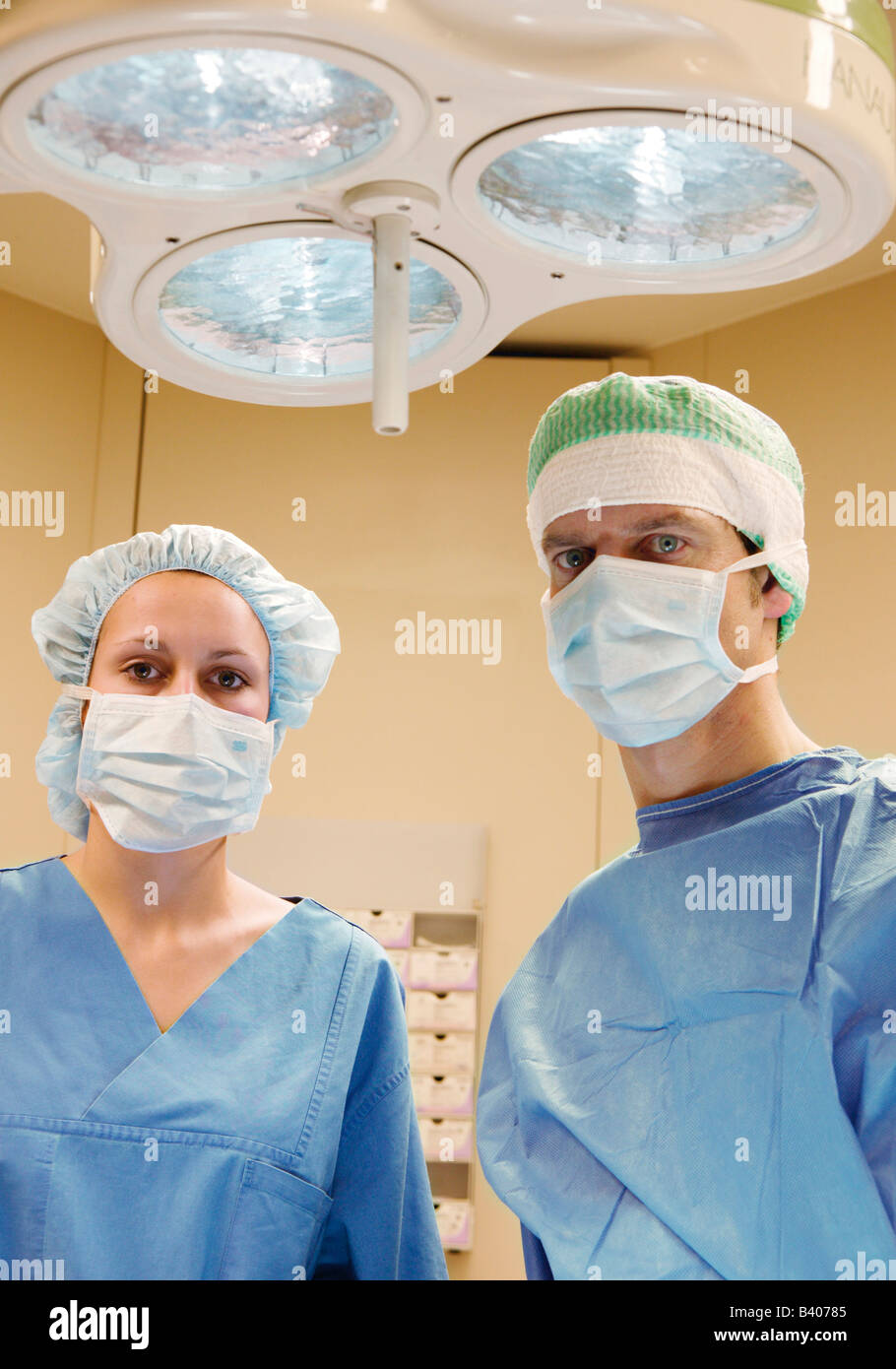 Surgeon and surgical nurse in an operating room Stock Photo - Alamy