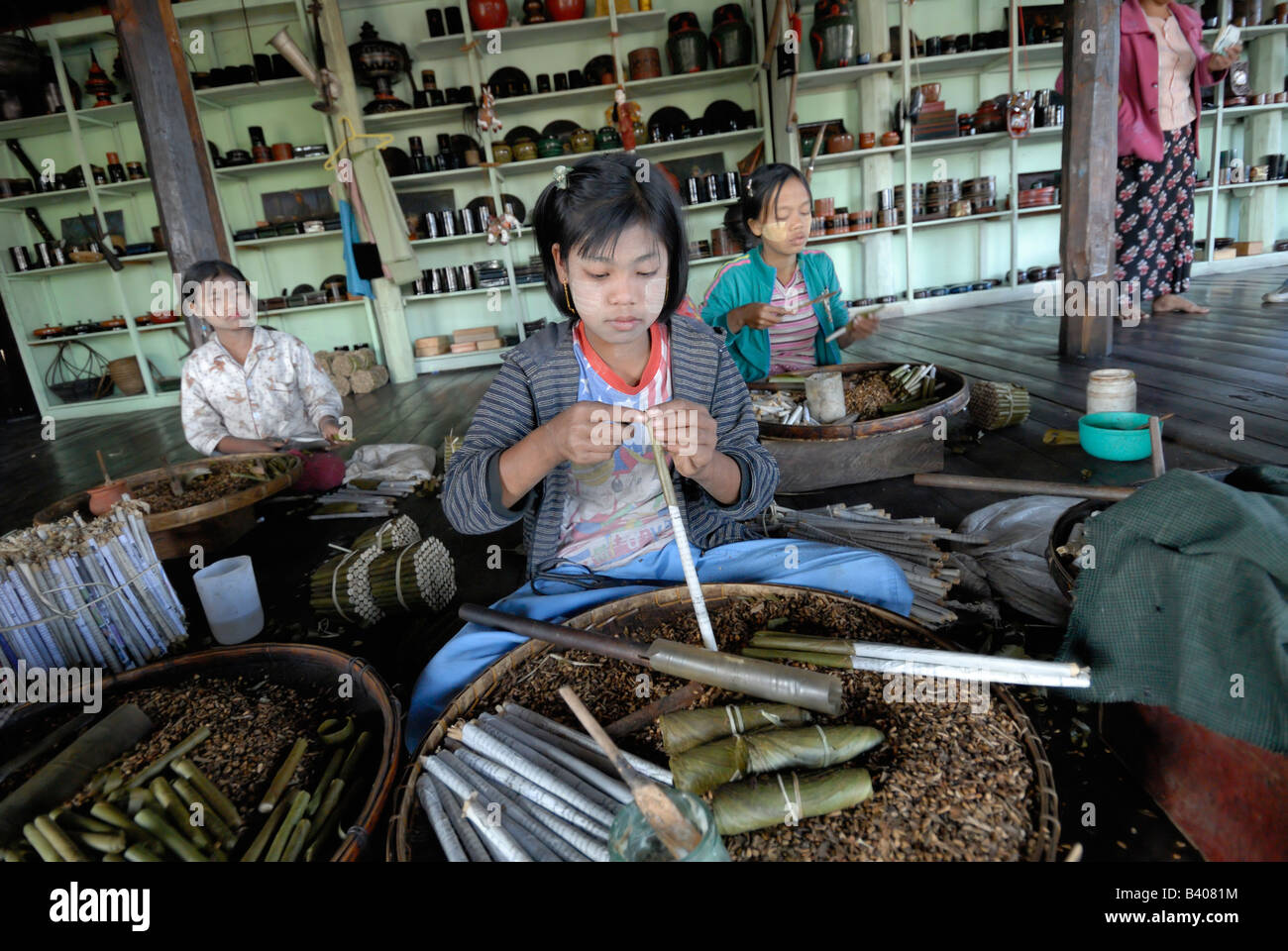 burmese women were making handmade local cigar Stock Photo - Alamy