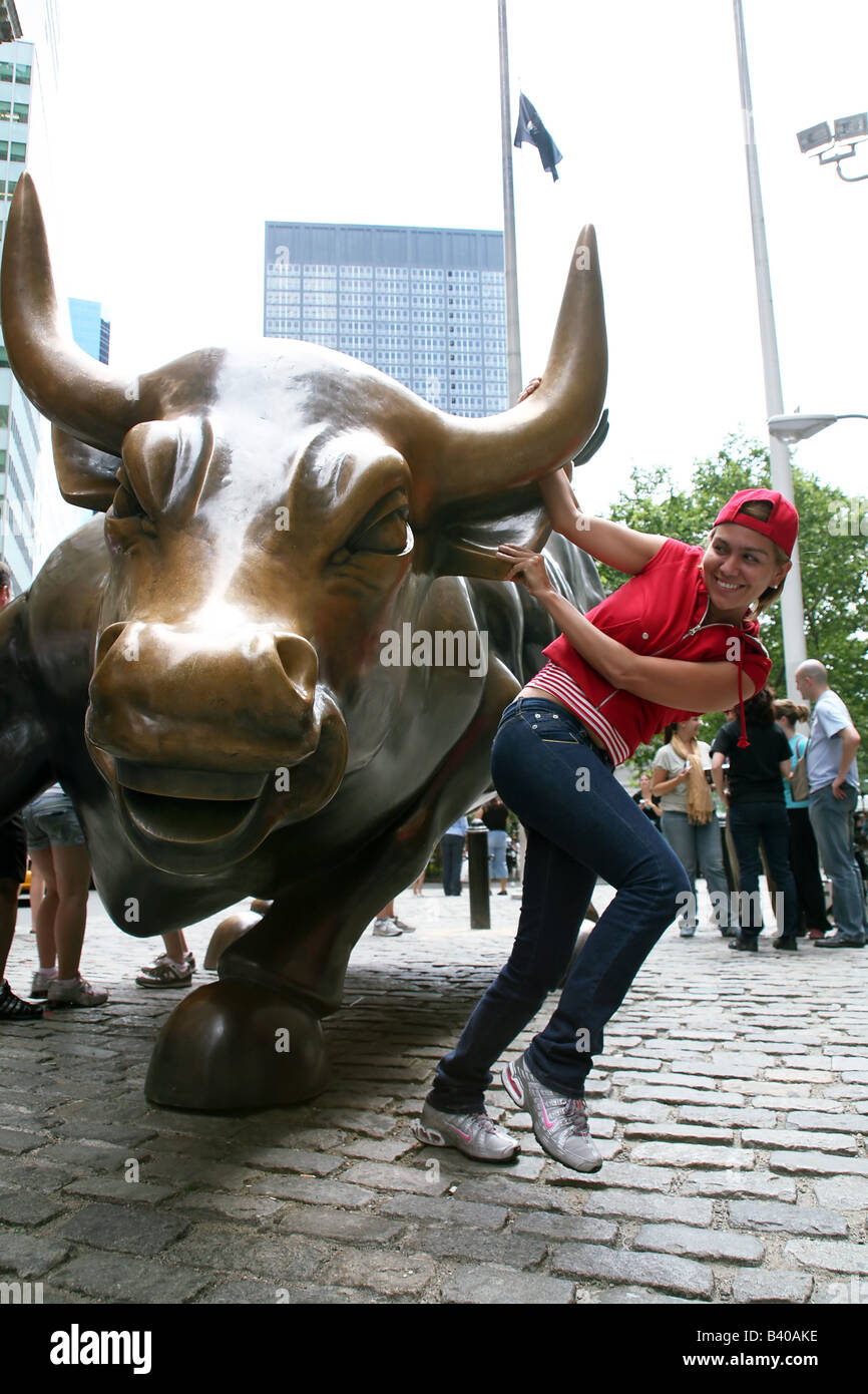 Stock market animal symbols hi-res stock photography and images - Alamy