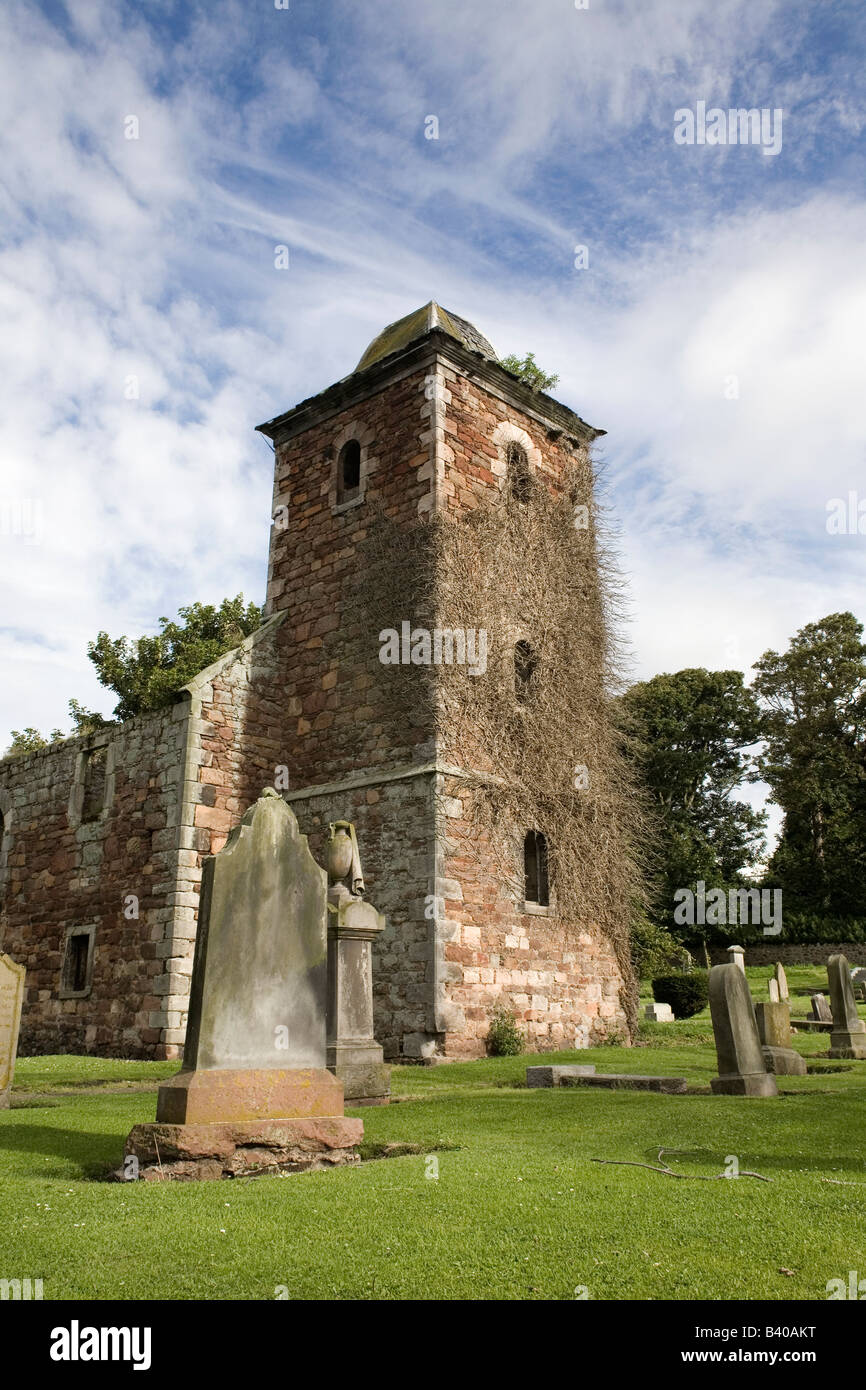 Ruined churches scotland hi-res stock photography and images - Alamy