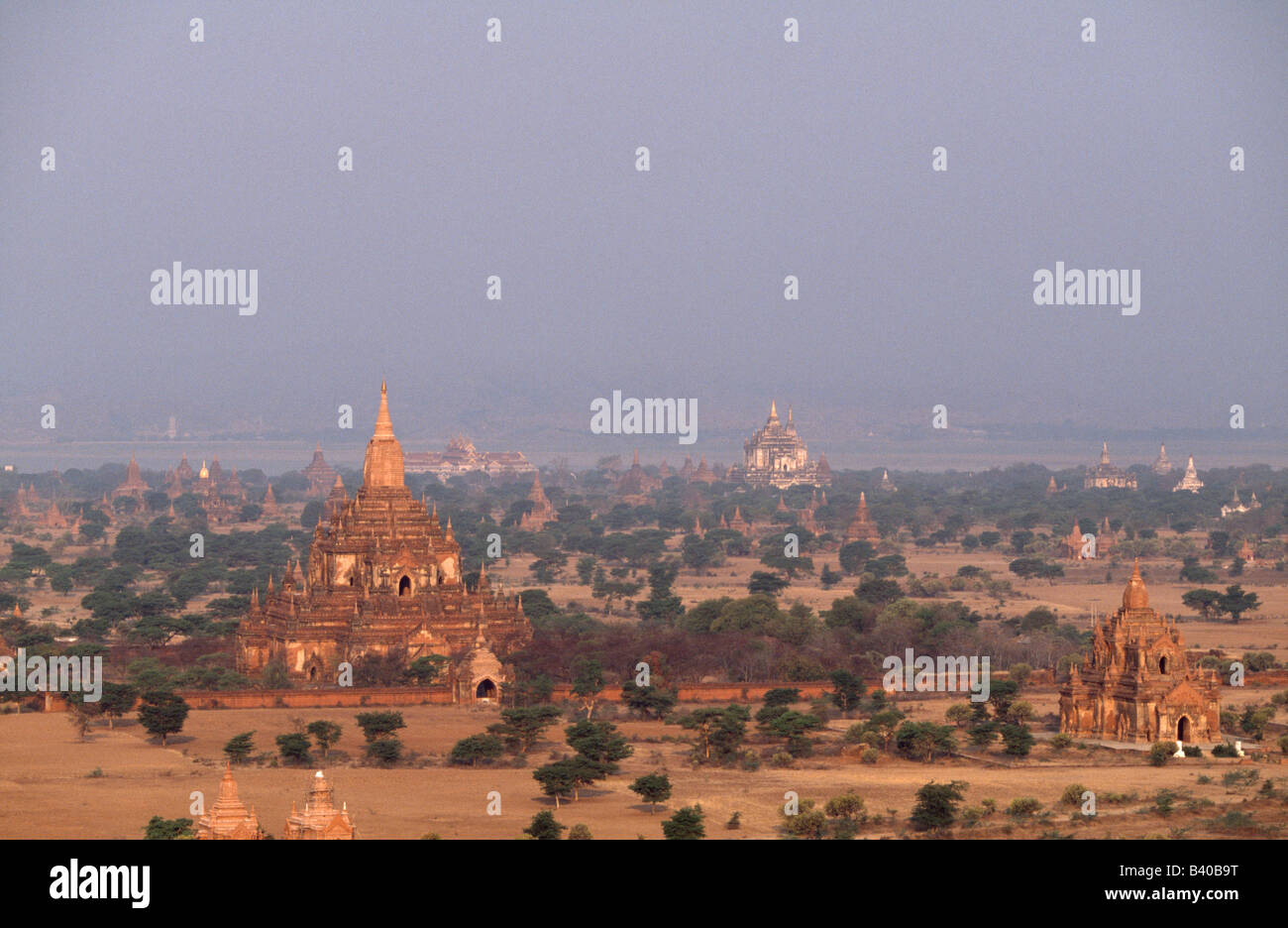 Bagan archaeological area and monuments hi-res stock photography and ...