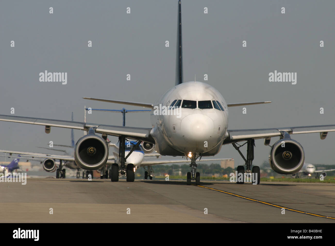 AIRCRAFT TAKE OFF QUEUE Stock Photo - Alamy
