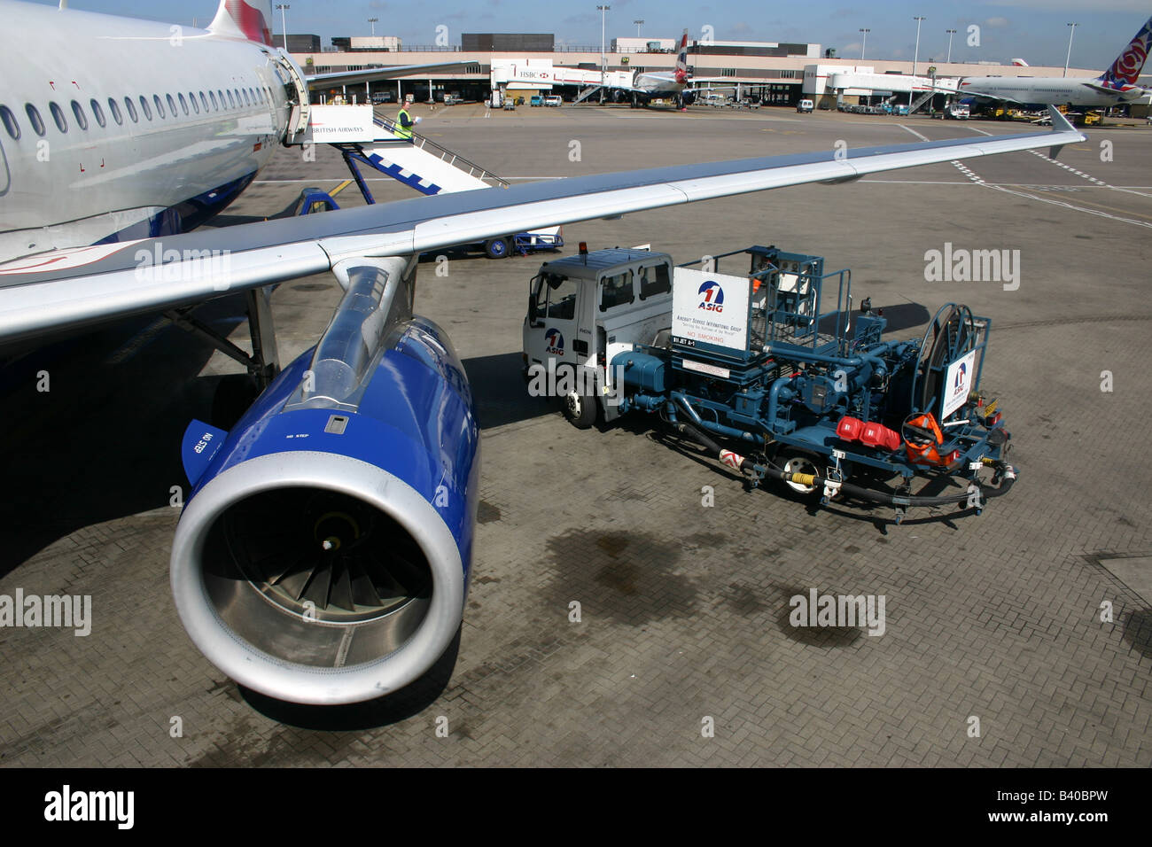 Flight refuelling aviation hi-res stock photography and images - Alamy