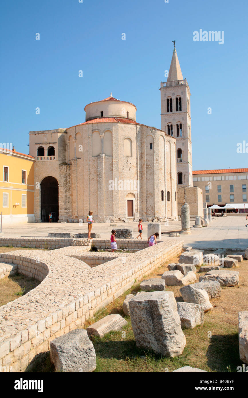 Circular church hi-res stock photography and images - Alamy