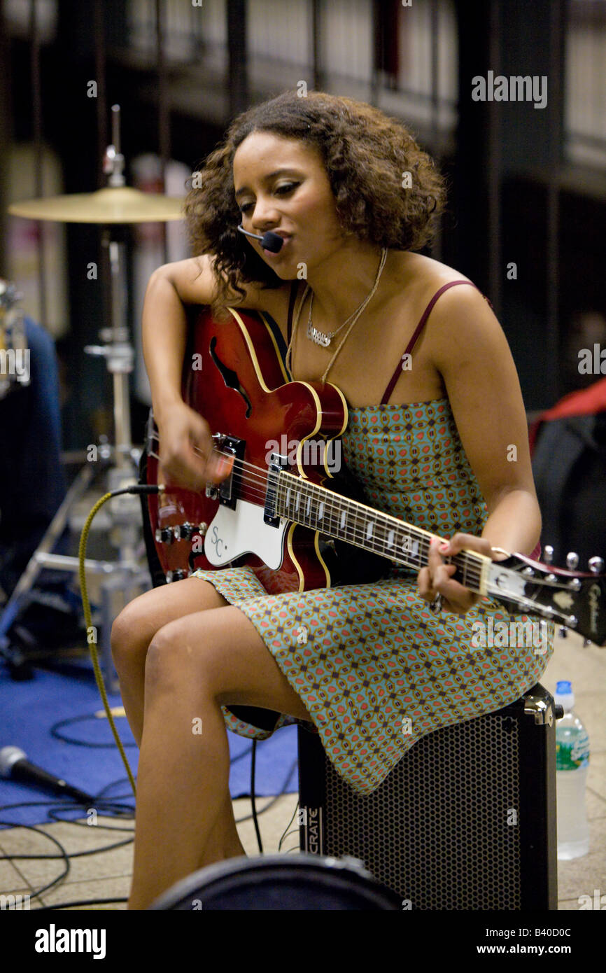 Susan Cagle and group are MUNY performers in the subway and train ...