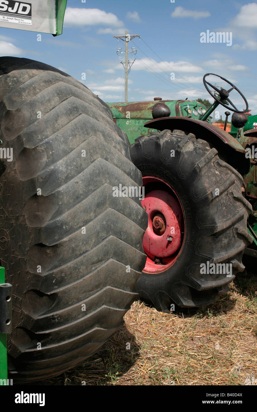 Tread tractor tyre hi-res stock photography and images - Alamy