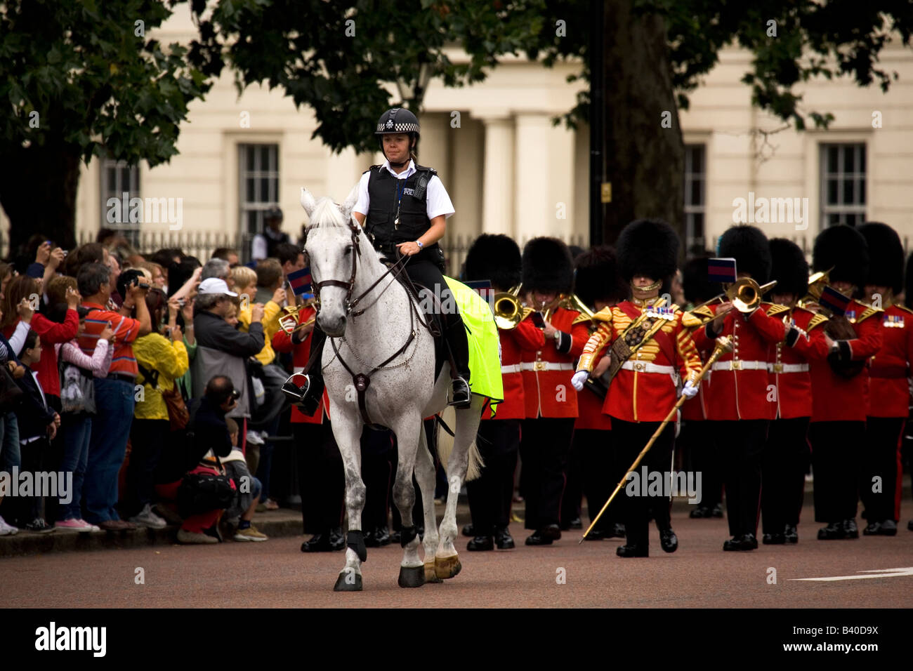 Police officer ceremonial uniform hi-res stock photography and images ...