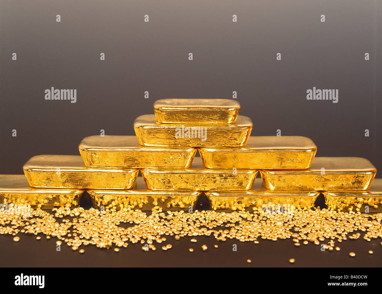 Gold bars and nuggets Stock Photo - Alamy