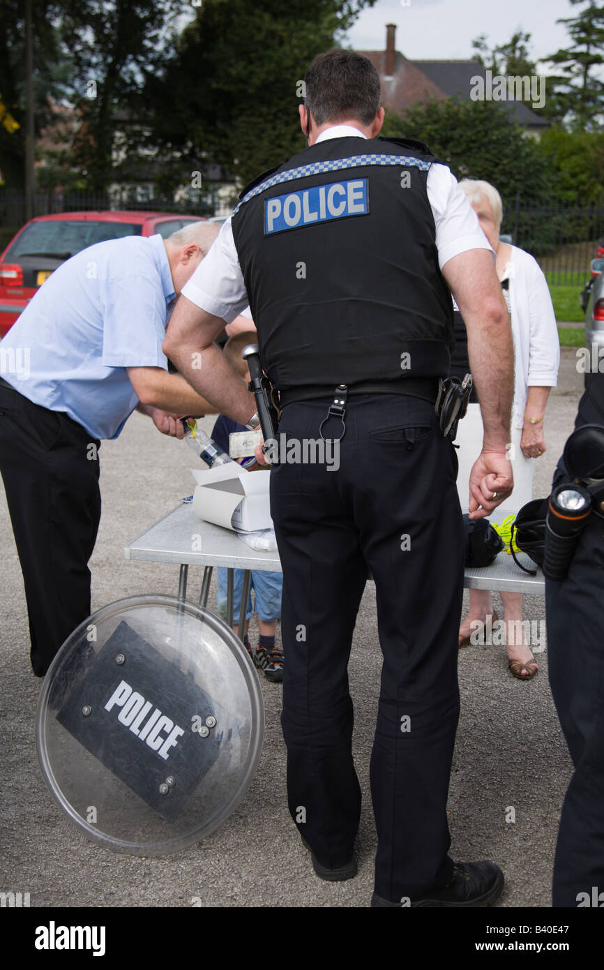 Neighbourhood Police Officer has set up a stand to integrate with ...