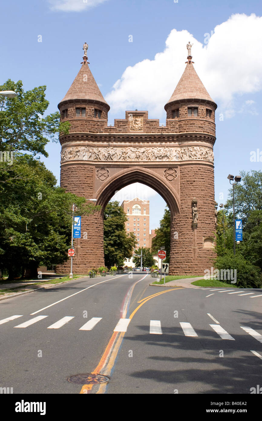 Soldiers and sailors memorial arch hi-res stock photography and images ...