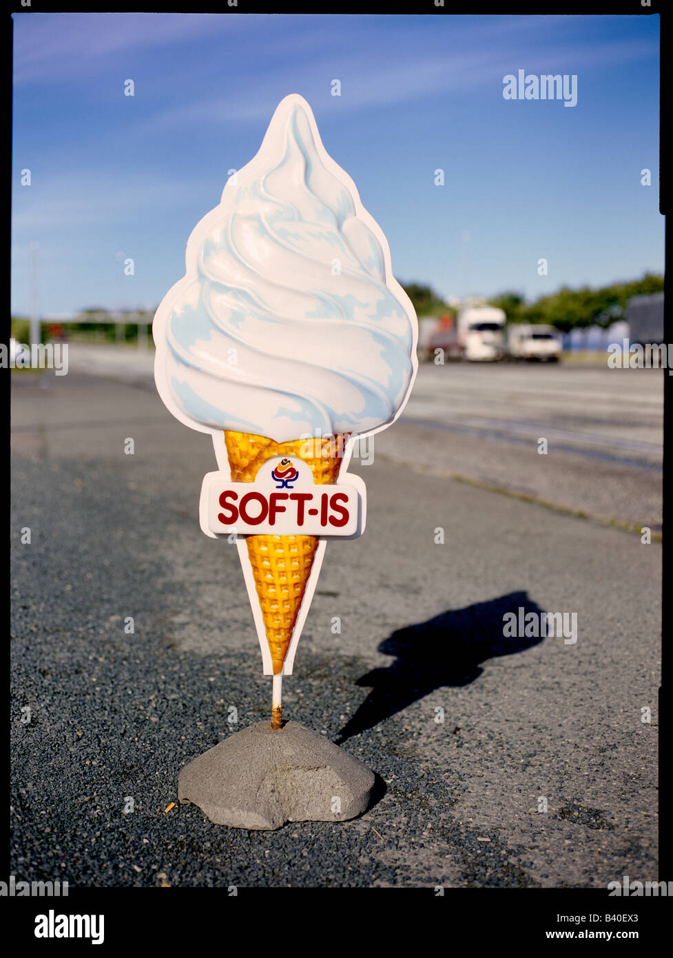 Soft ice cream sign hi-res stock photography and images - Alamy