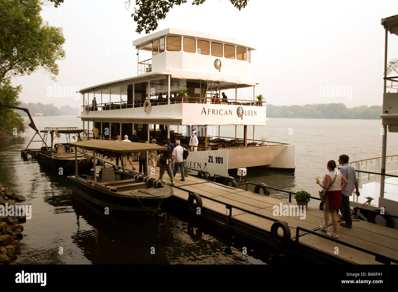 The african queen boat hi-res stock photography and images - Alamy