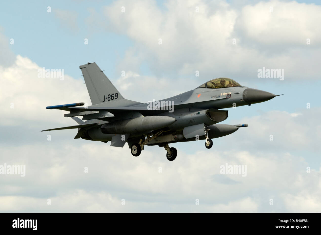 F 16 Fighting Falcon Stock Photo - Alamy