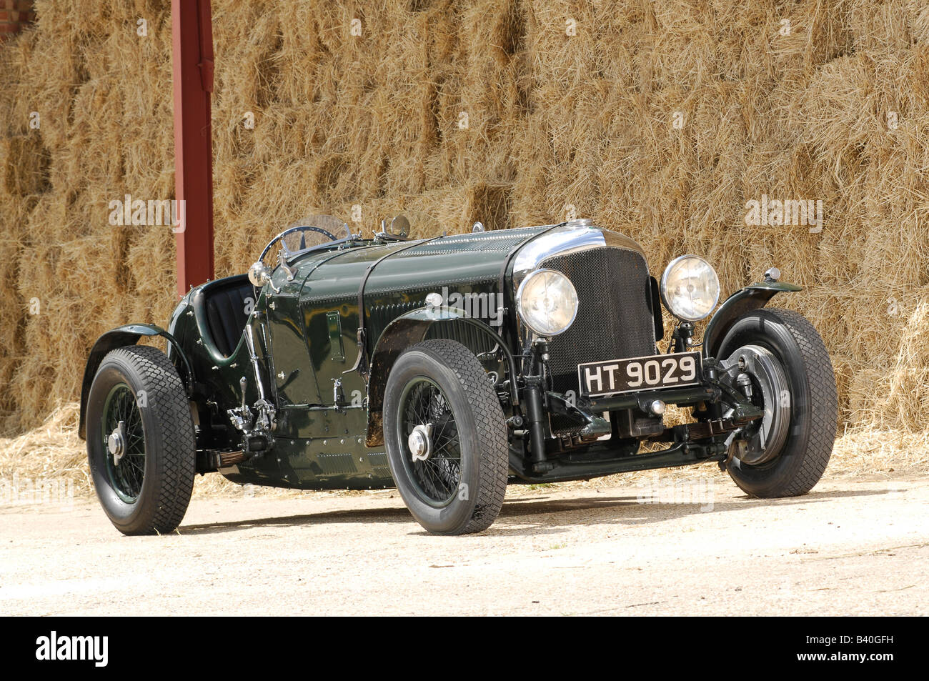 Bentley race car hi-res stock photography and images - Alamy