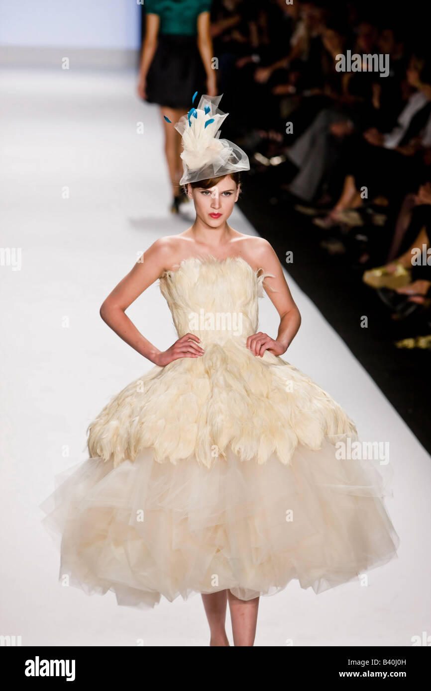 12 September 2008 ― New York, USA: A model presents an outfit by ...