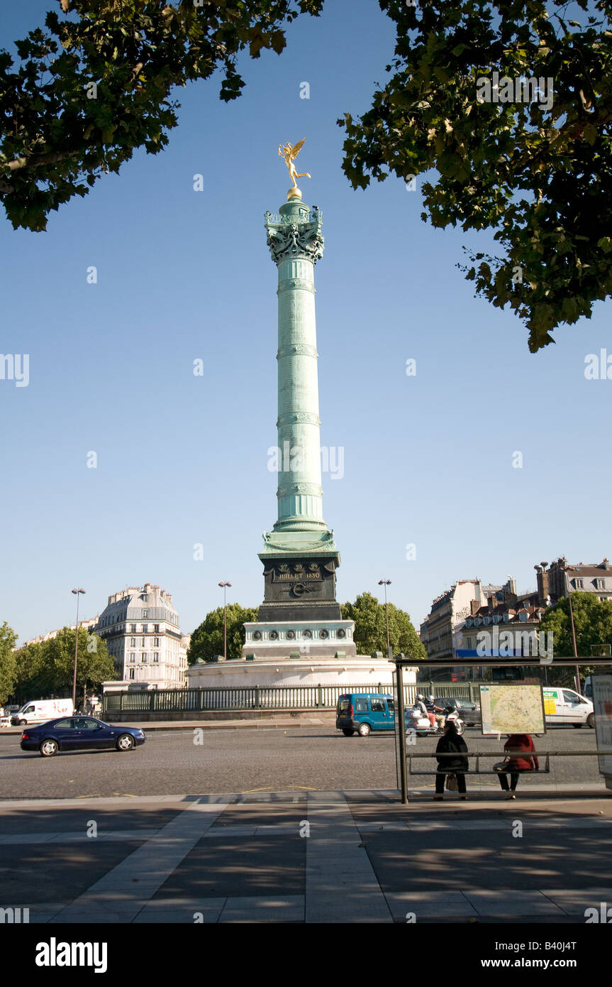 The column in Bastille square, Paris Stock Photo - Alamy