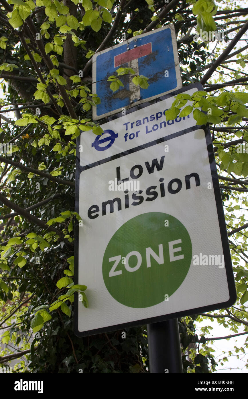 London low emission zone sign hi-res stock photography and images - Alamy