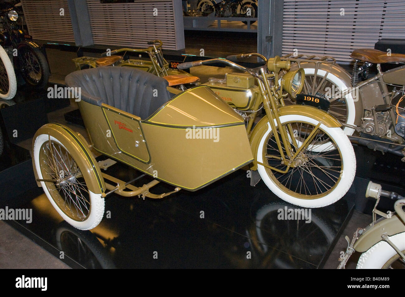Harley davidson motorcycle and sidecar hi-res stock photography and ...