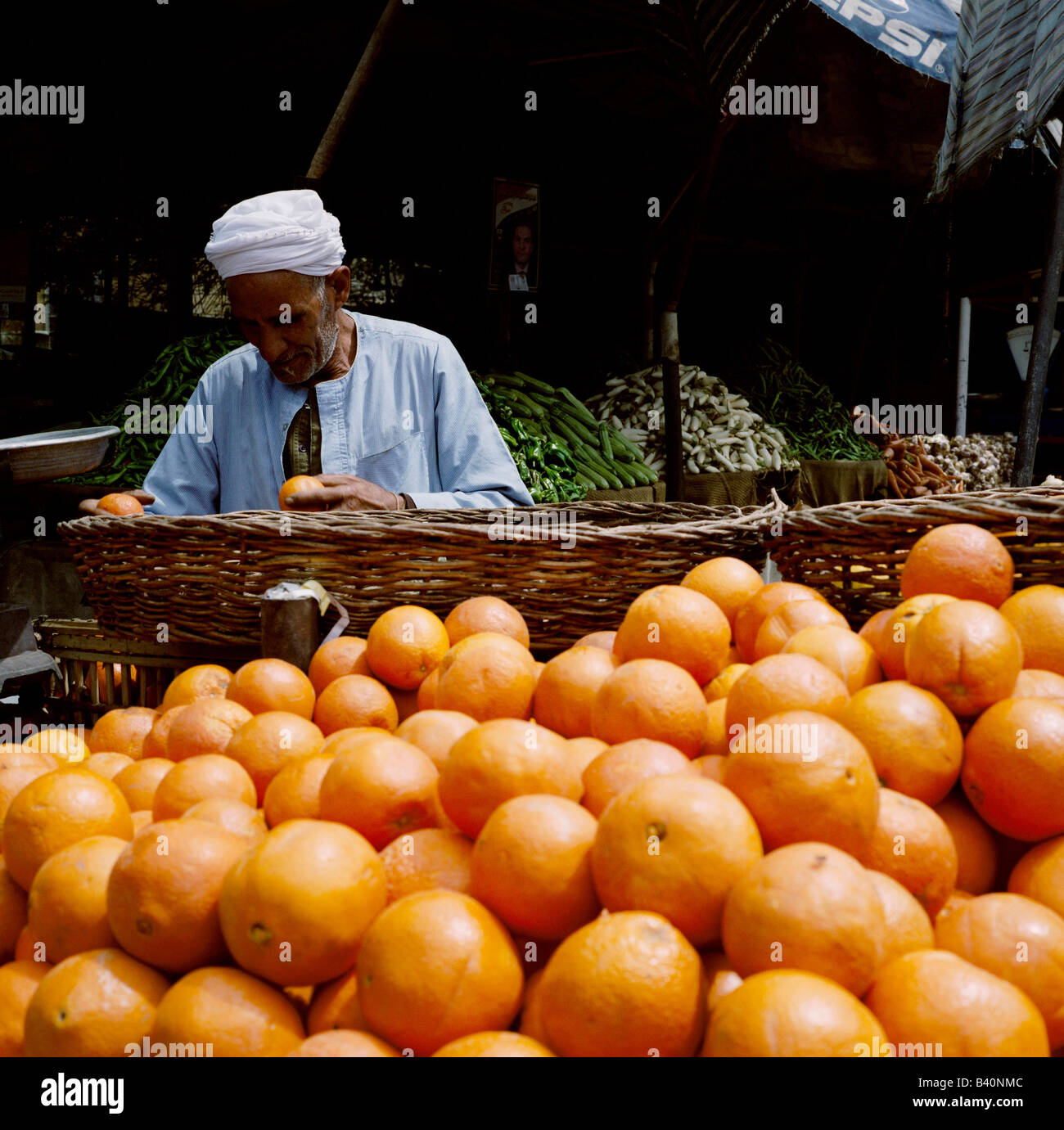 Fruit vendor cairo egypt hi-res stock photography and images - Alamy