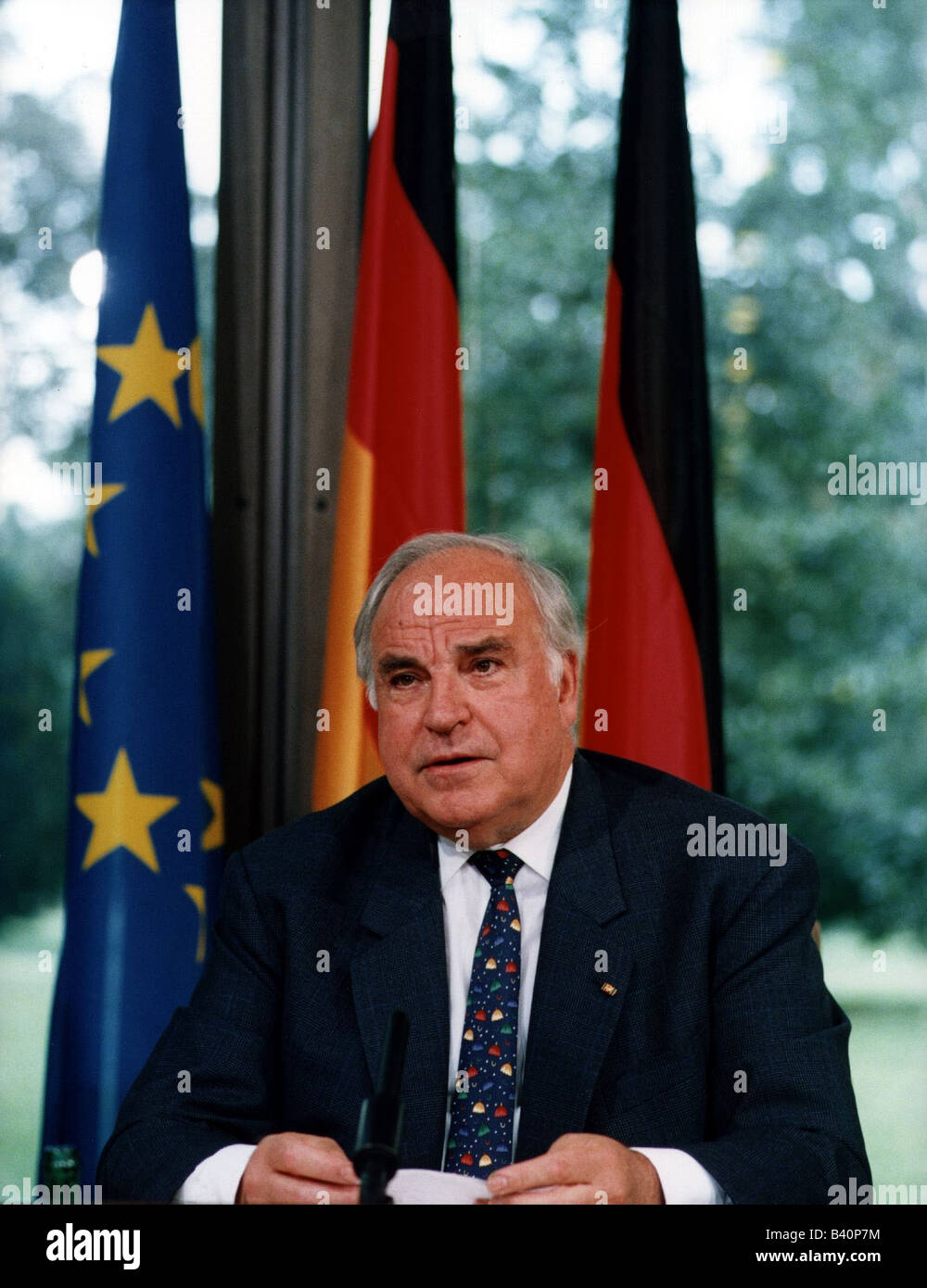 Press office 1990s hi-res stock photography and images - Alamy