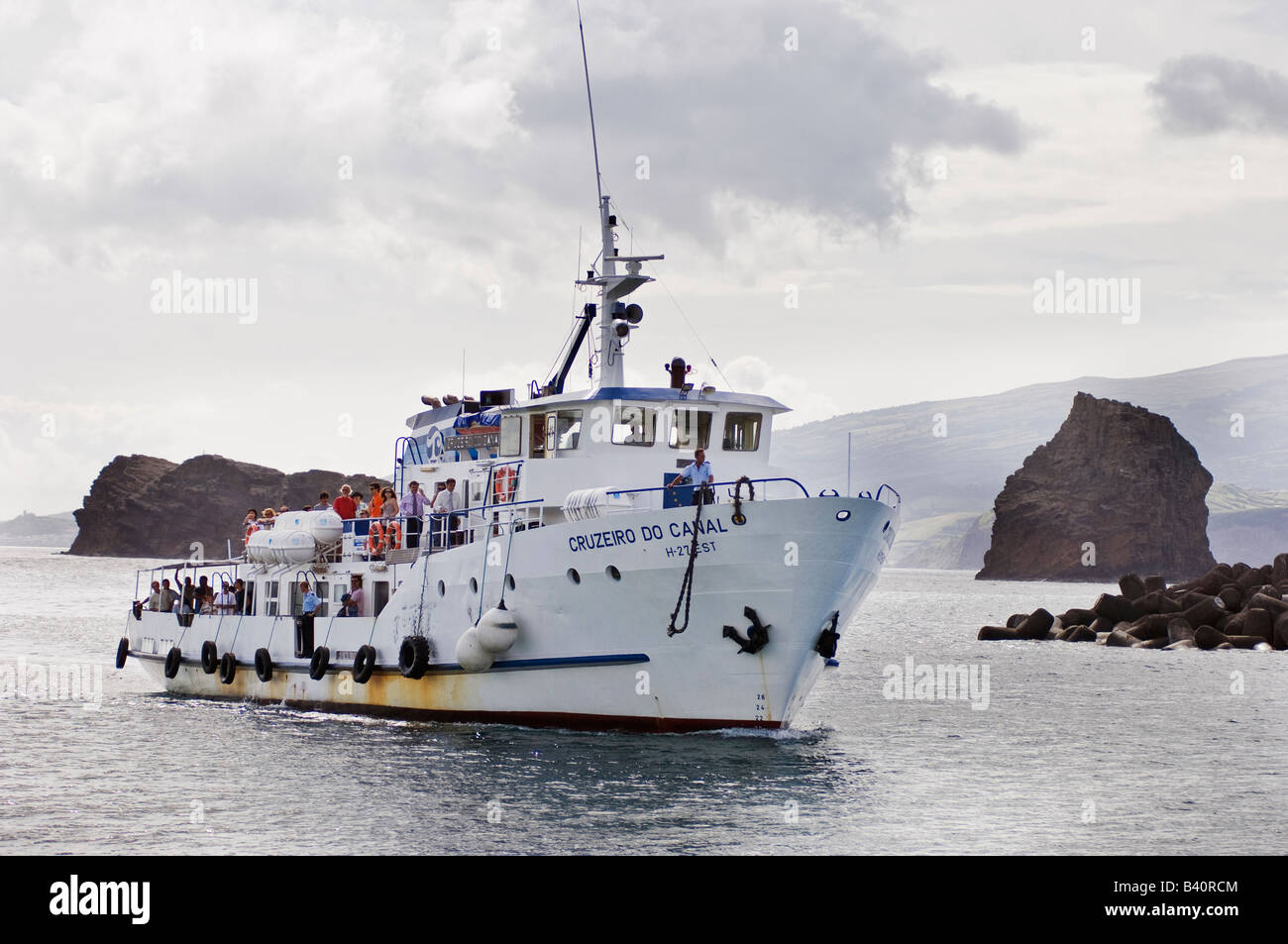 Ferry crossing the Canal between Faial in the background and Pico ...