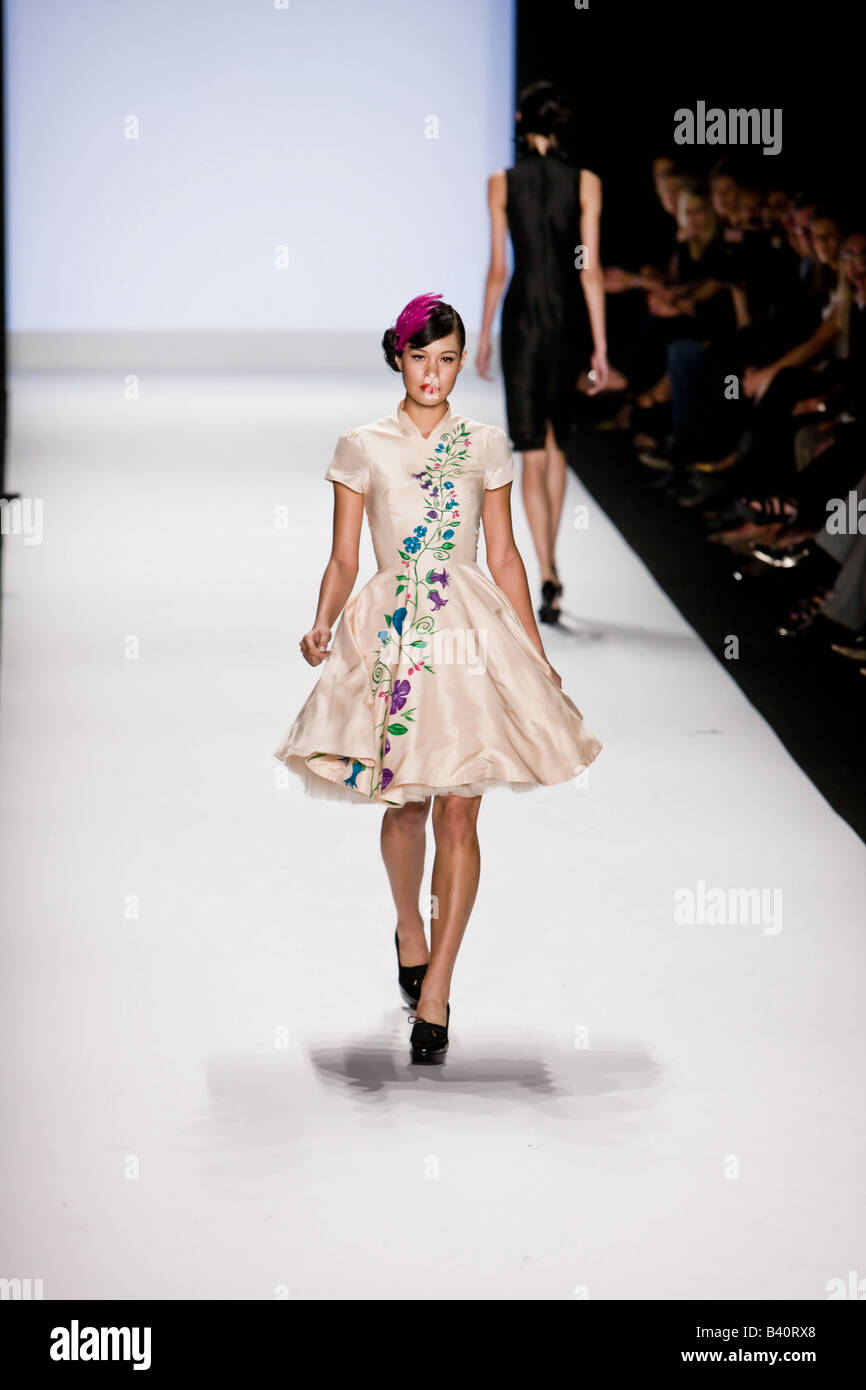 12 September 2008 ― New York, USA: A model presents an outfit by ...