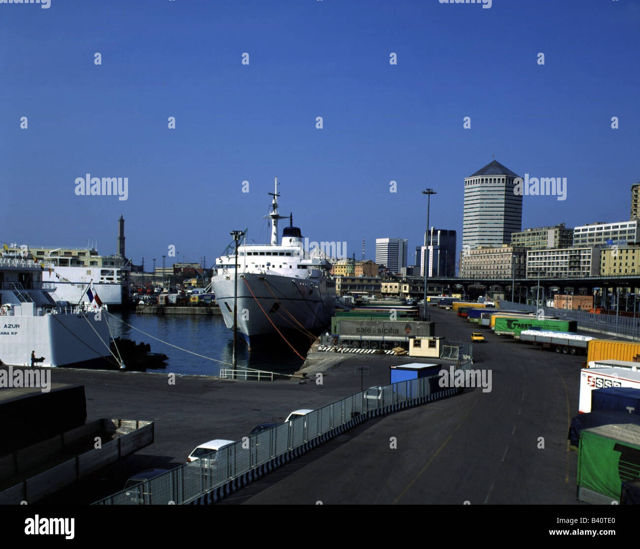 Genoa harbour century hi-res stock photography and images - Alamy