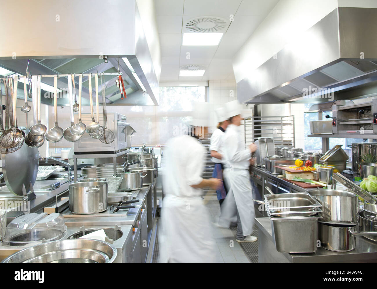 Chefs working in kitchen Stock Photo - Alamy Chefs working in kitchen Stock Photo - Alamy