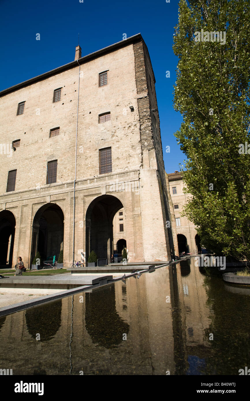 Palazzo Pilotta, Parma, Italy. Exterior with pool reflections Stock ...