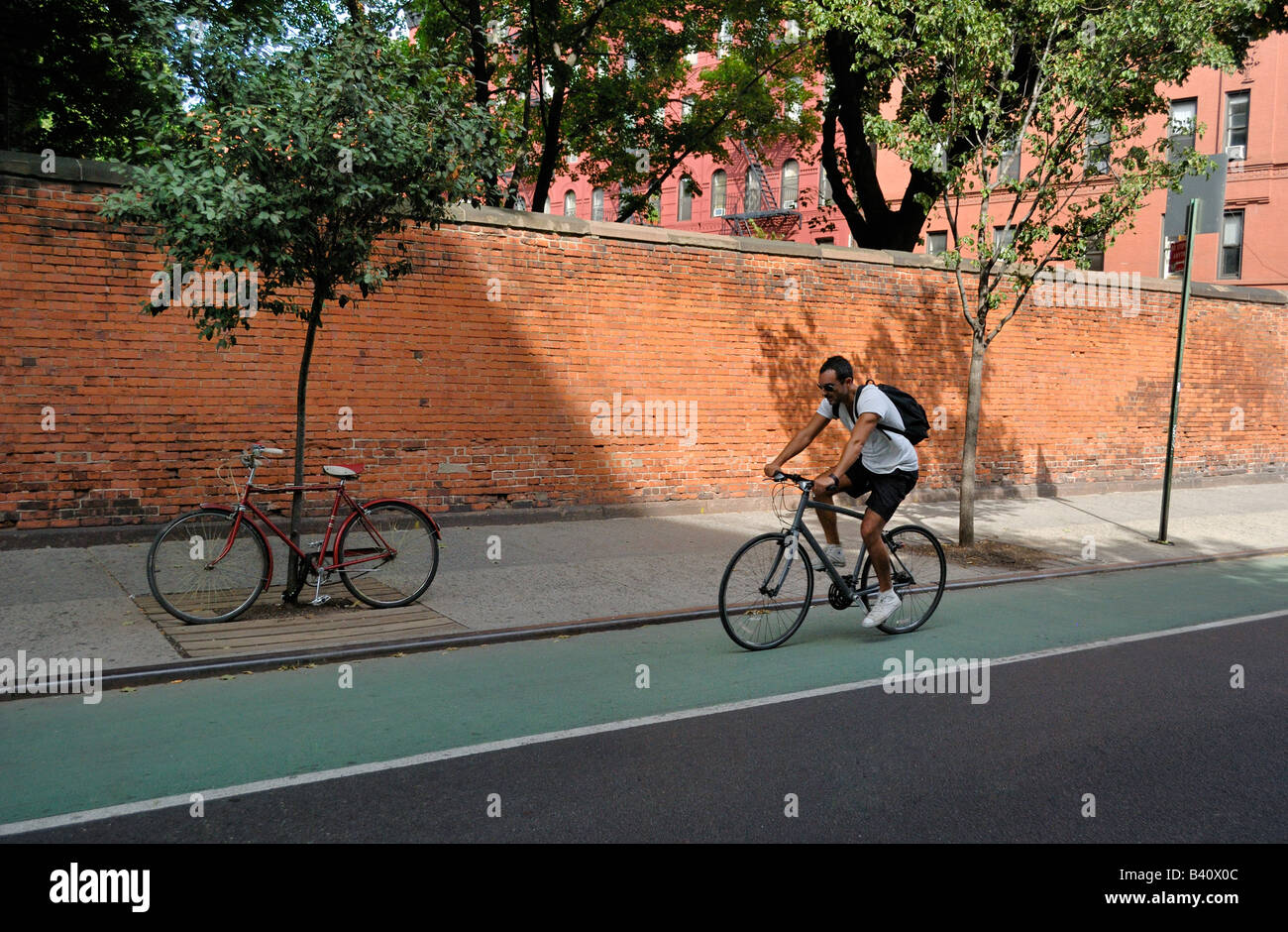 Bicycle racing new york city hi-res stock photography and images - Alamy