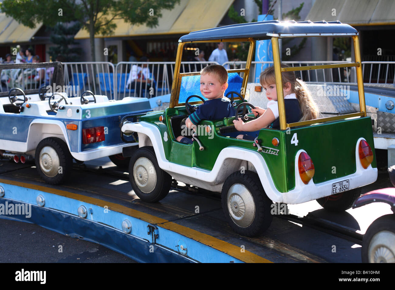 Two car hi-res stock photography and images - Alamy