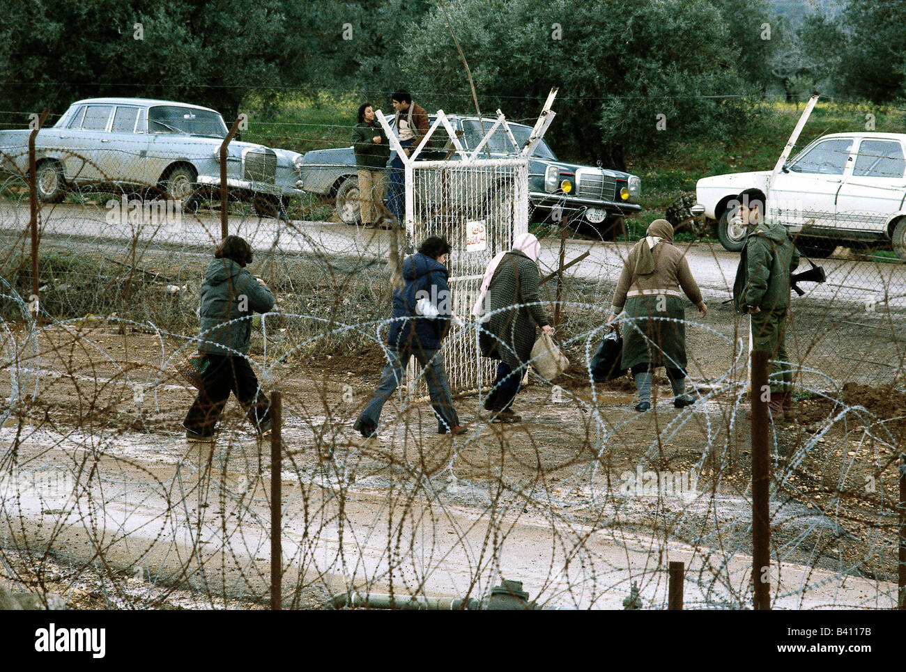 geography / travel, Israel, borders, "The Good Fence", near Metulla ...