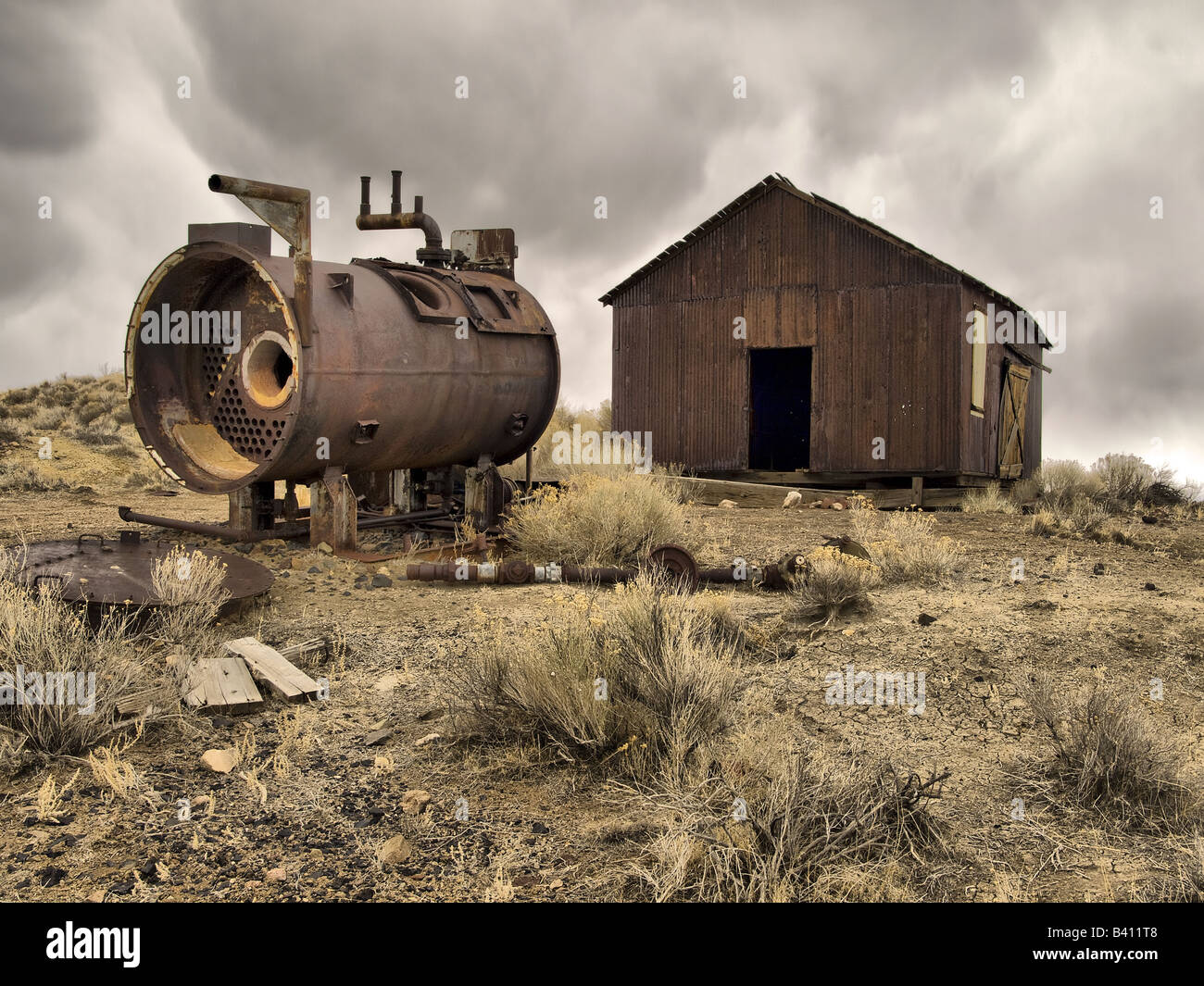 Remnants of buildings hi-res stock photography and images - Alamy
