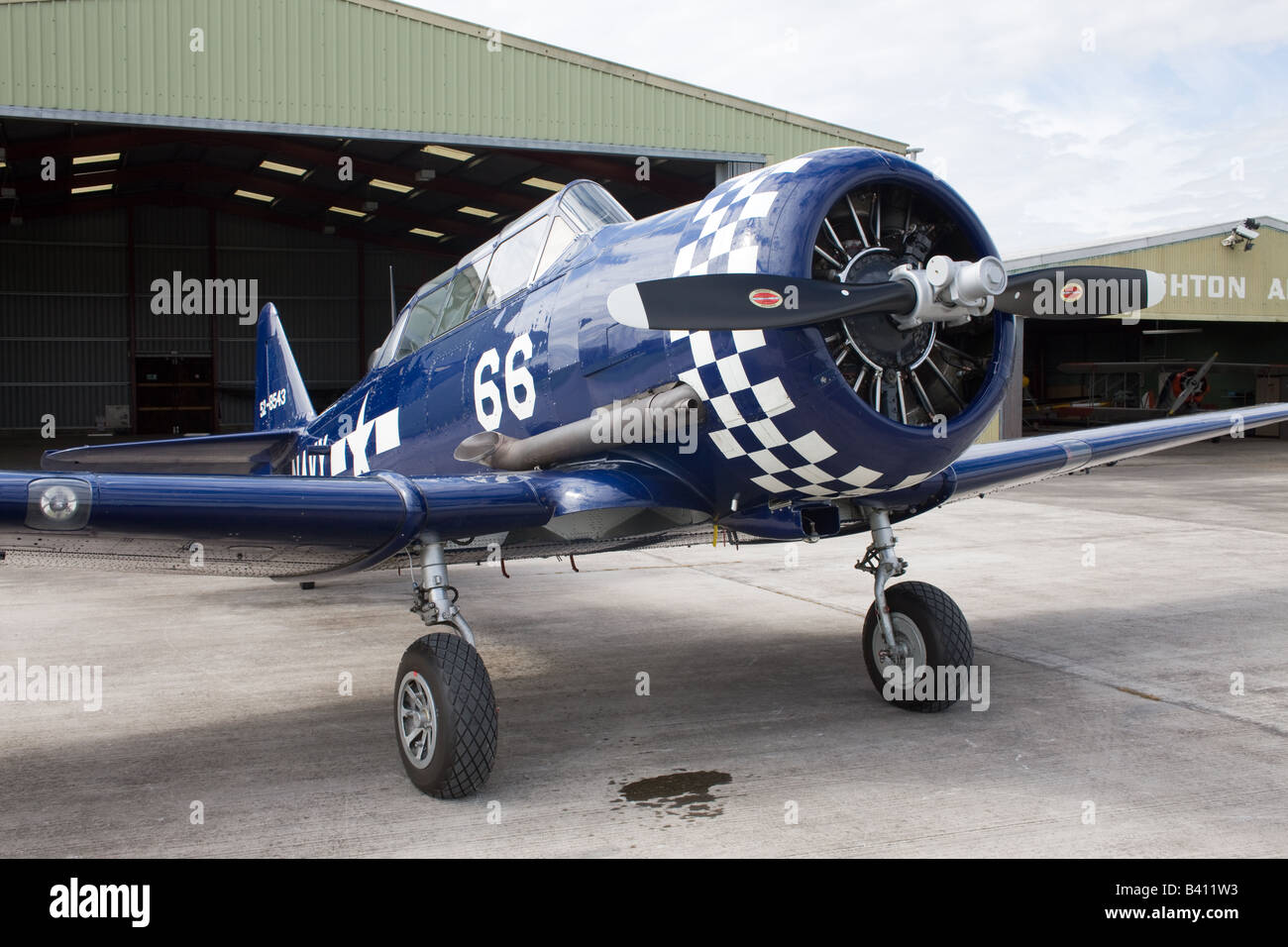 North american aviation hanger hi-res stock photography and images - Alamy