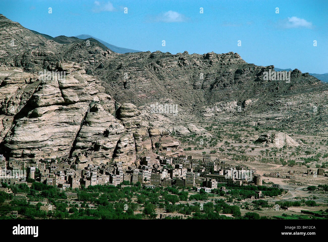 geography / travel, Yemen, Wadi Dhar, view with houses Stock Photo - Alamy
