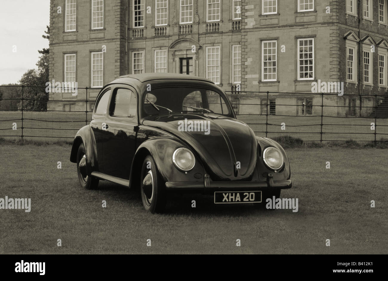 Volkswagen beetle 1955 car auto hi-res stock photography and images - Alamy