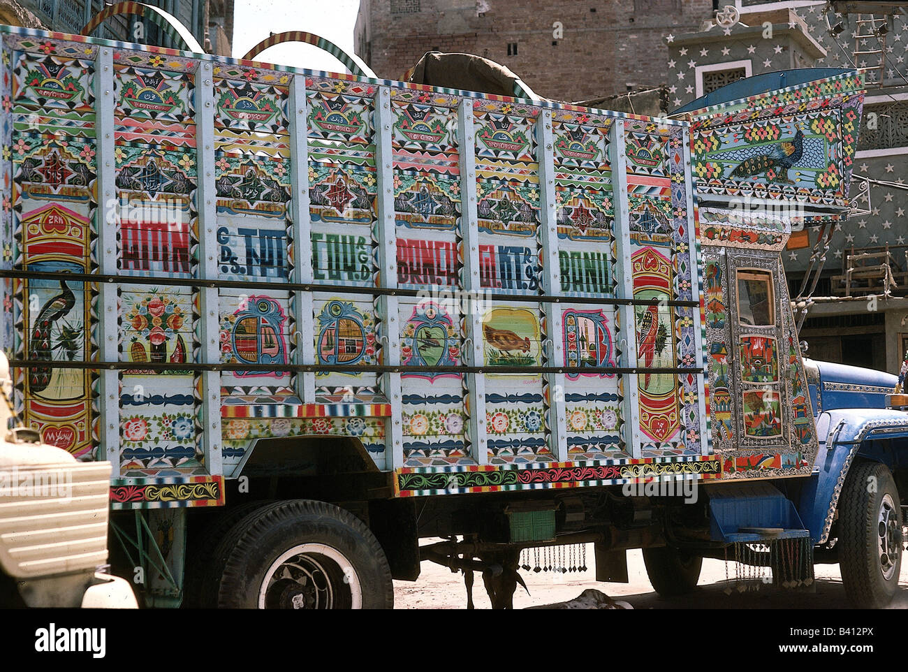 geography / travel, Pakistan, traffic, typically painted lorry lorry ...