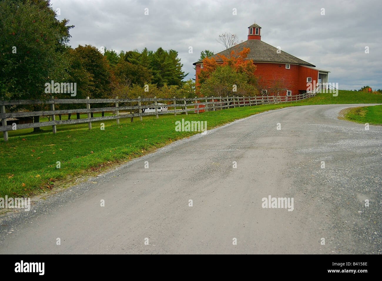 North America, USA, Vermont, Shelburne. The Round Barn at the Shelburne ...