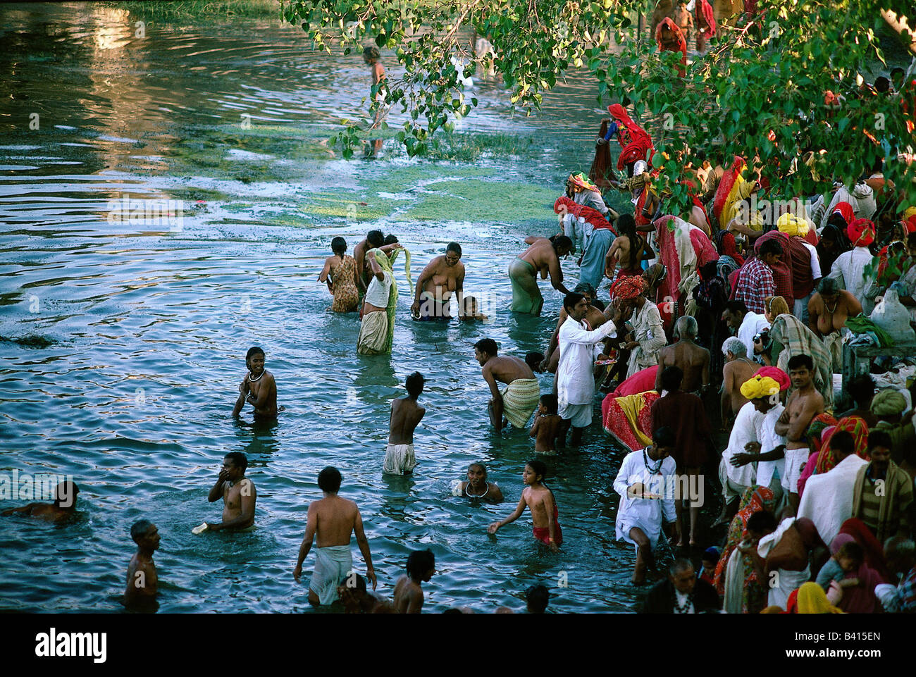 geography / travel, India, religion, tradition, bath in sacred lake ...